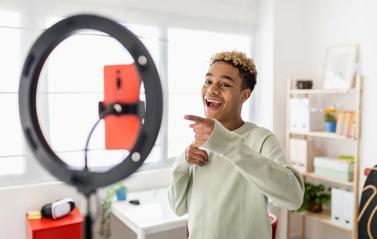 Becoming a Content Creator: Your Expert Guide to Content in 2026 [Free checklist]